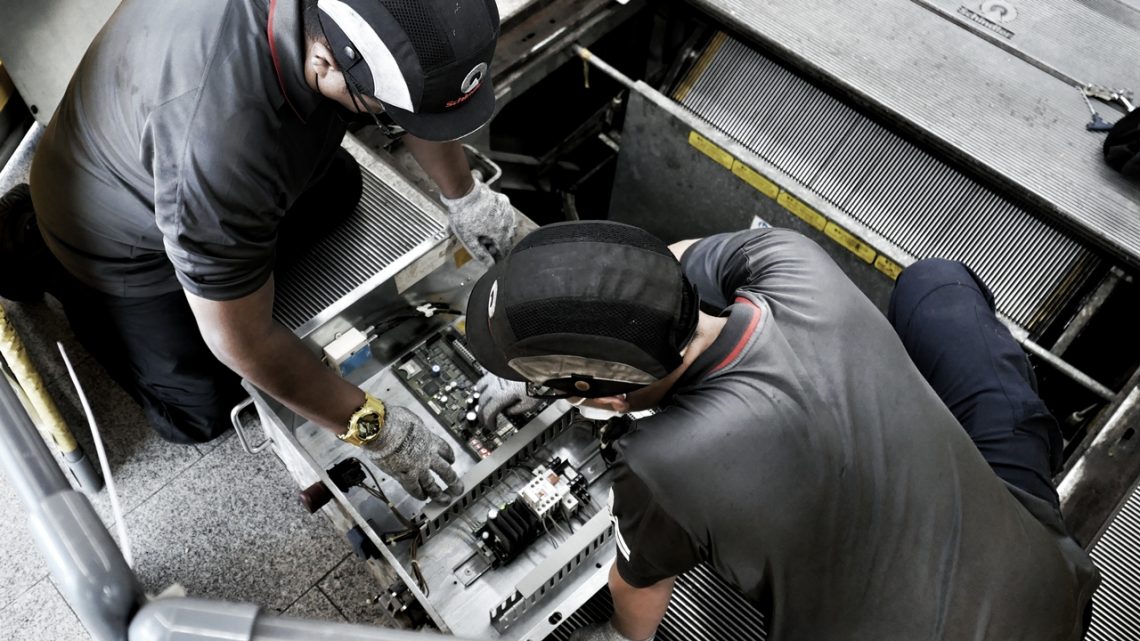 What it’s Like Working in Escalator Maintenance - LabourBeat